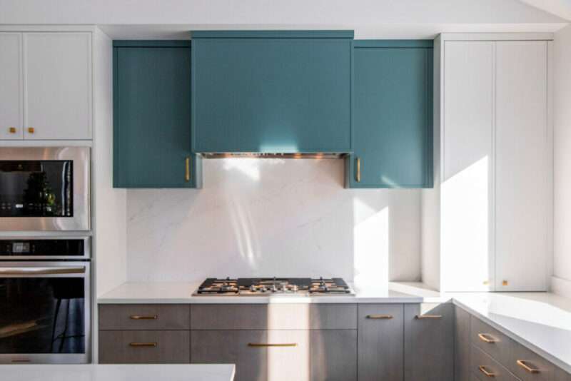 12 Beautiful Green Kitchen Cabinet Ideas for a Trendy Home