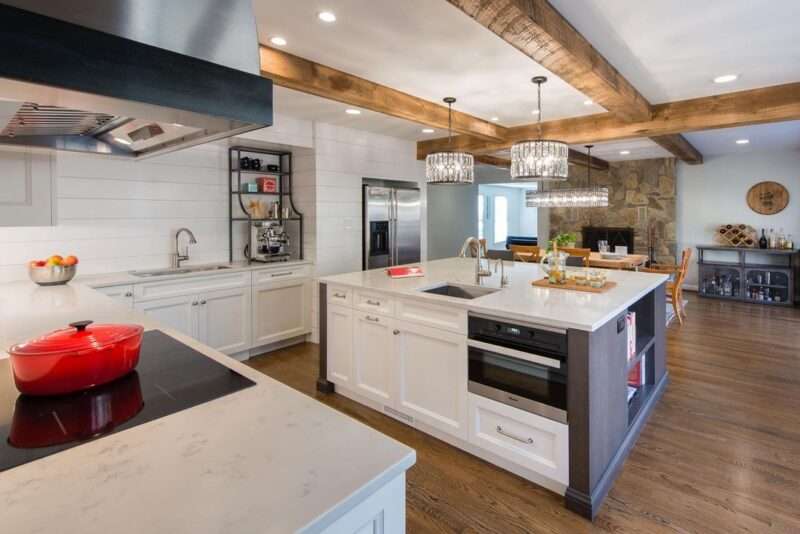 30 Design Ideas for Luxurious Traditional White Kitchen Cabinets ...