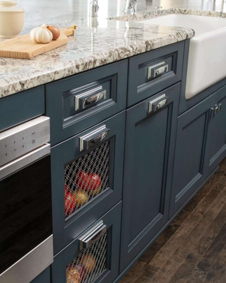 20 Blue-tiful Traditional Ideas for Blue Kitchen Cabinets ...