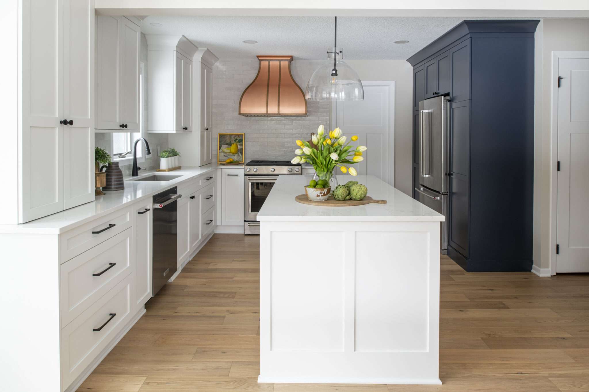 20 Blue-tiful Traditional Ideas for Blue Kitchen Cabinets ...