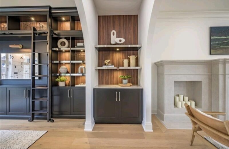 THIS LUXURY OFFICE SPACE USES TFL WOOD PANELING IN AN UNEXPECTED WAY ...