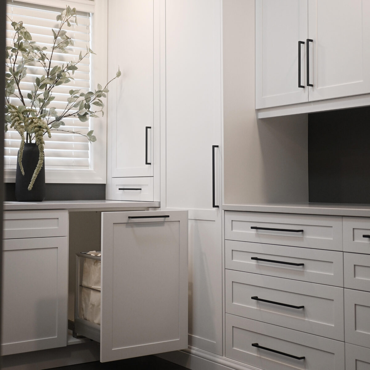 Lakeview Laundry - decorcabinets.com