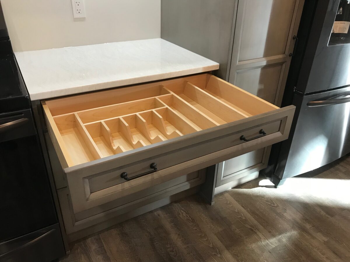 10 Custom Cabinet Organizers for Easy Access Cooking