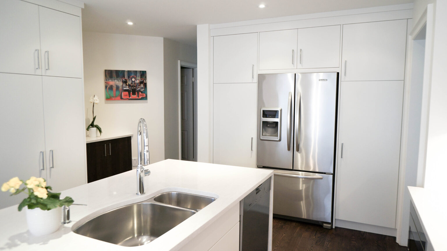 Here are 20 Kitchens with Stunning Full Height Kitchen Cabinets