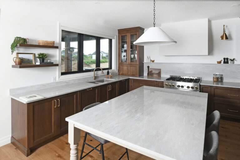 30 Beautiful Kitchens with Floating Shelves + Ideas and Tips!