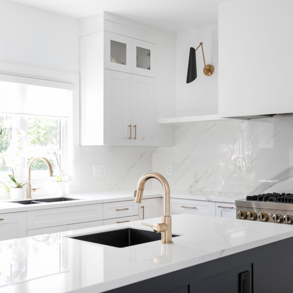 Classic meets Contemporary - decorcabinets.com