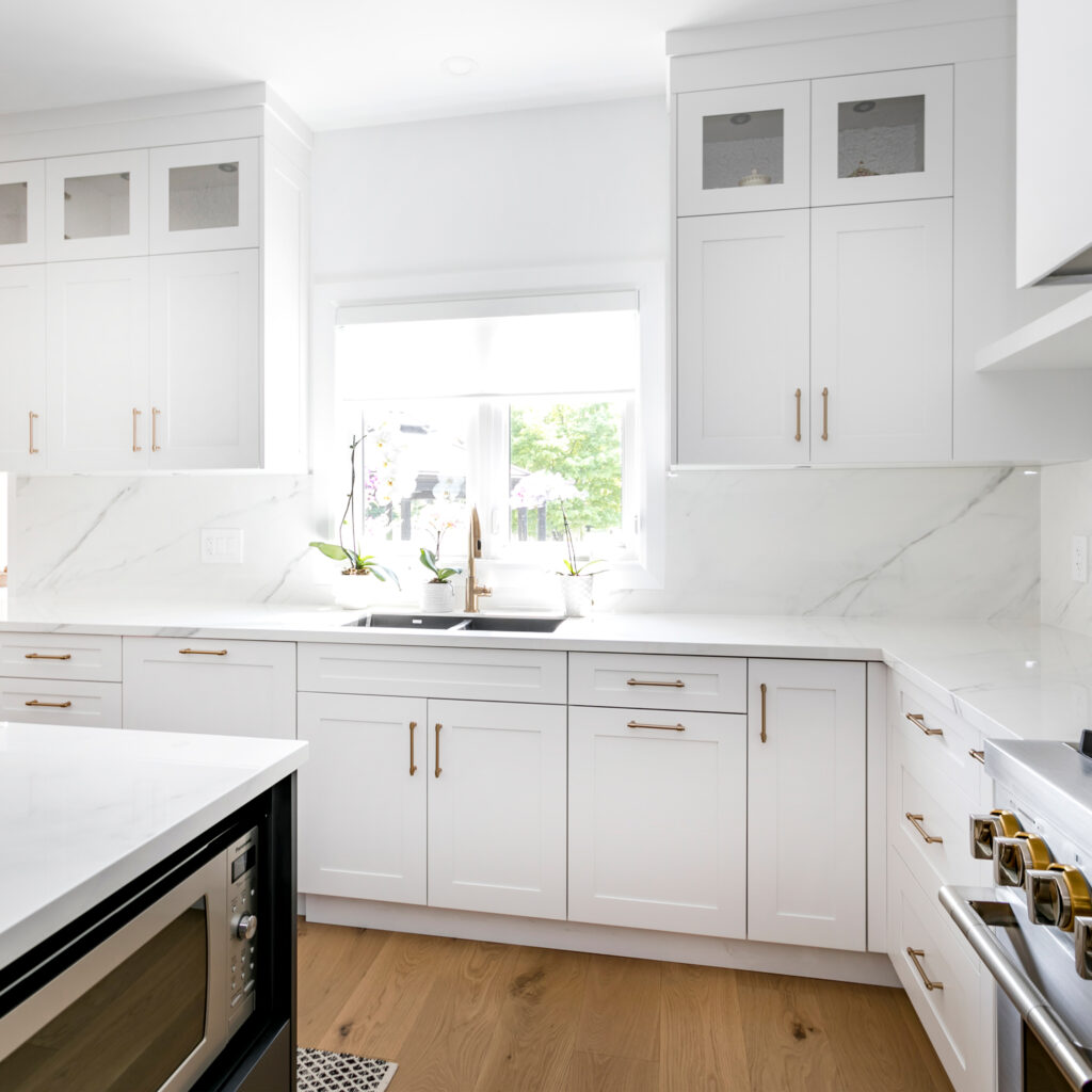 Classic meets Contemporary - decorcabinets.com