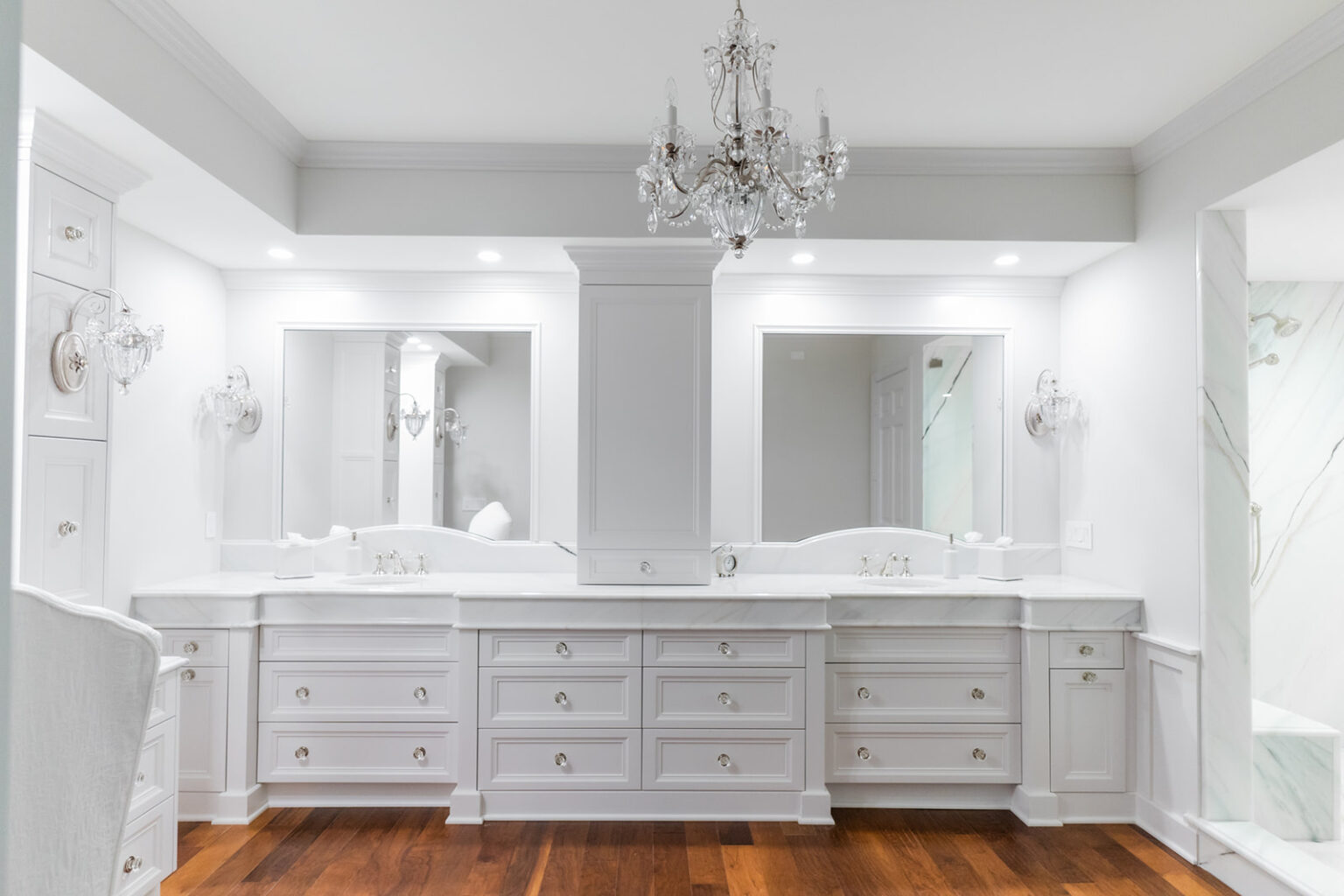 White Bathroom Cabinets to Update Your Home! 10+ Ideas
