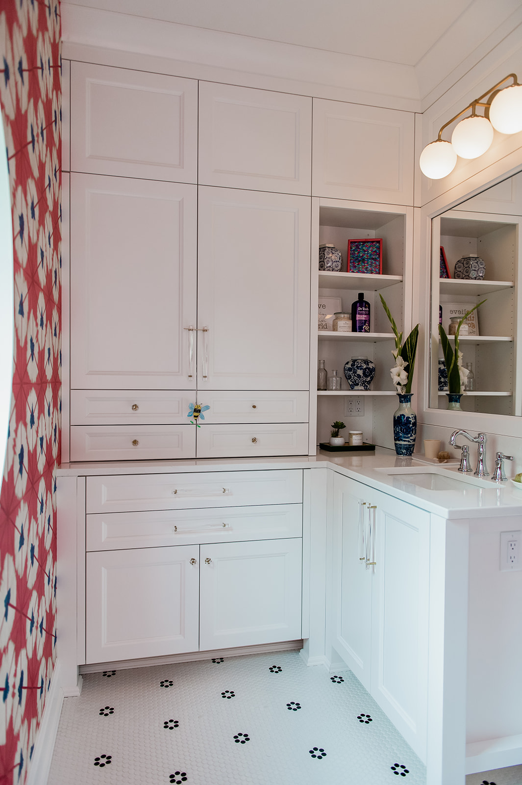 White Bathroom Cabinets to Update Your Home! 10+ Ideas