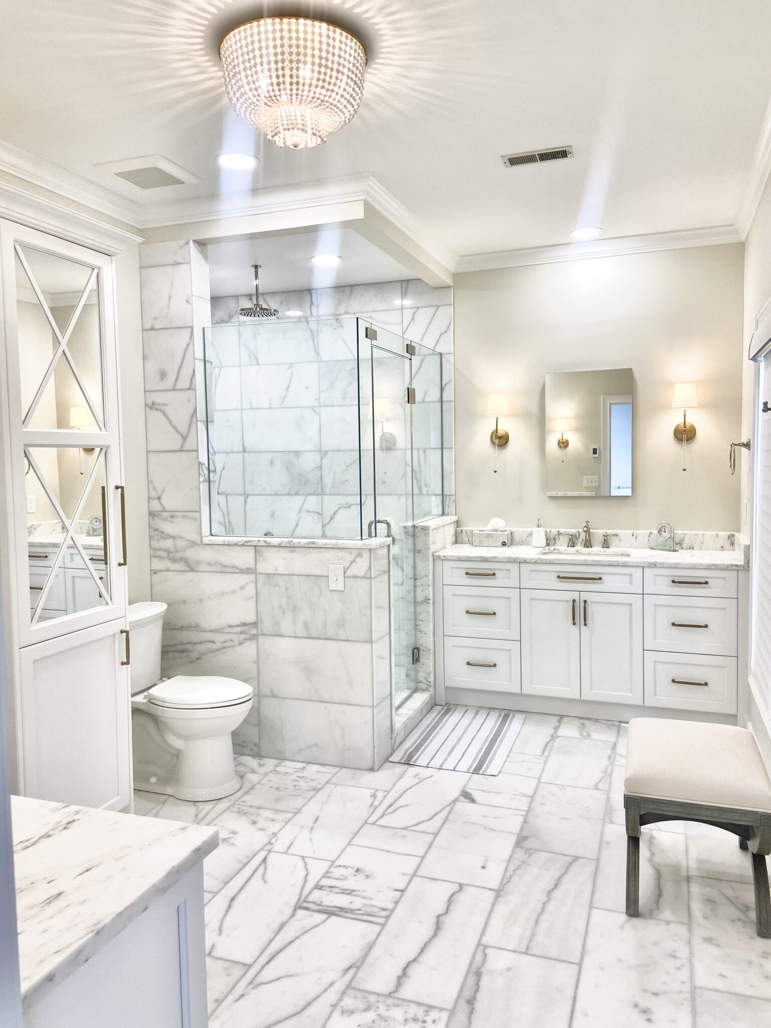 White Bathroom Cabinets to Update Your Home! 10+ Ideas