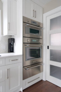 Kitchen with Double Oven Layout: Practical Cooking and Style