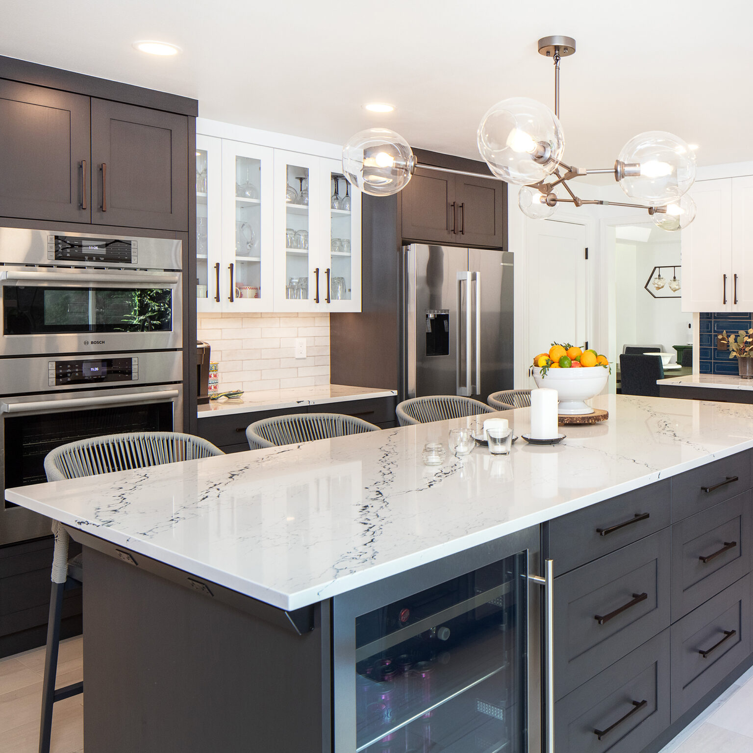 Renton Family Kitchen - decorcabinets.com