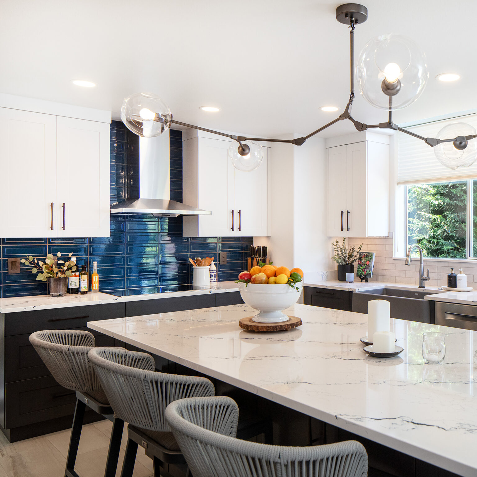 Renton Family Kitchen - decorcabinets.com