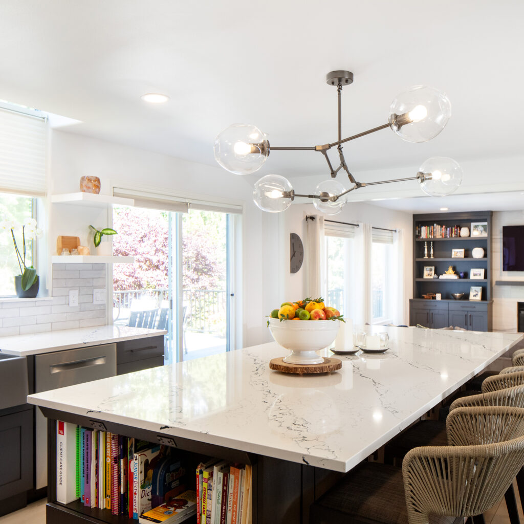 Renton Family Kitchen - decorcabinets.com