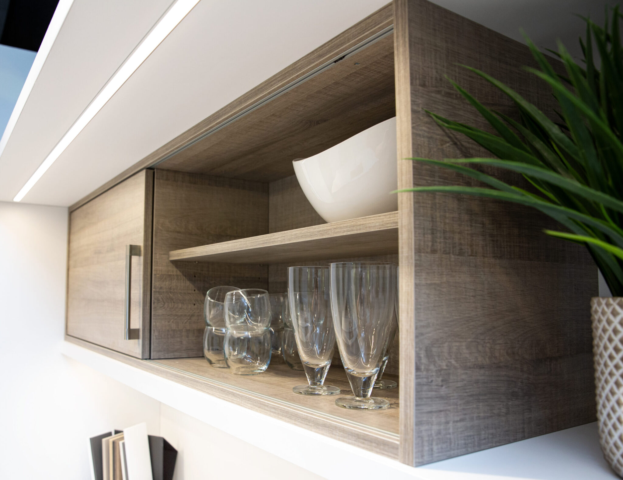 Why Choose European Cabinets for North American Kitchens?