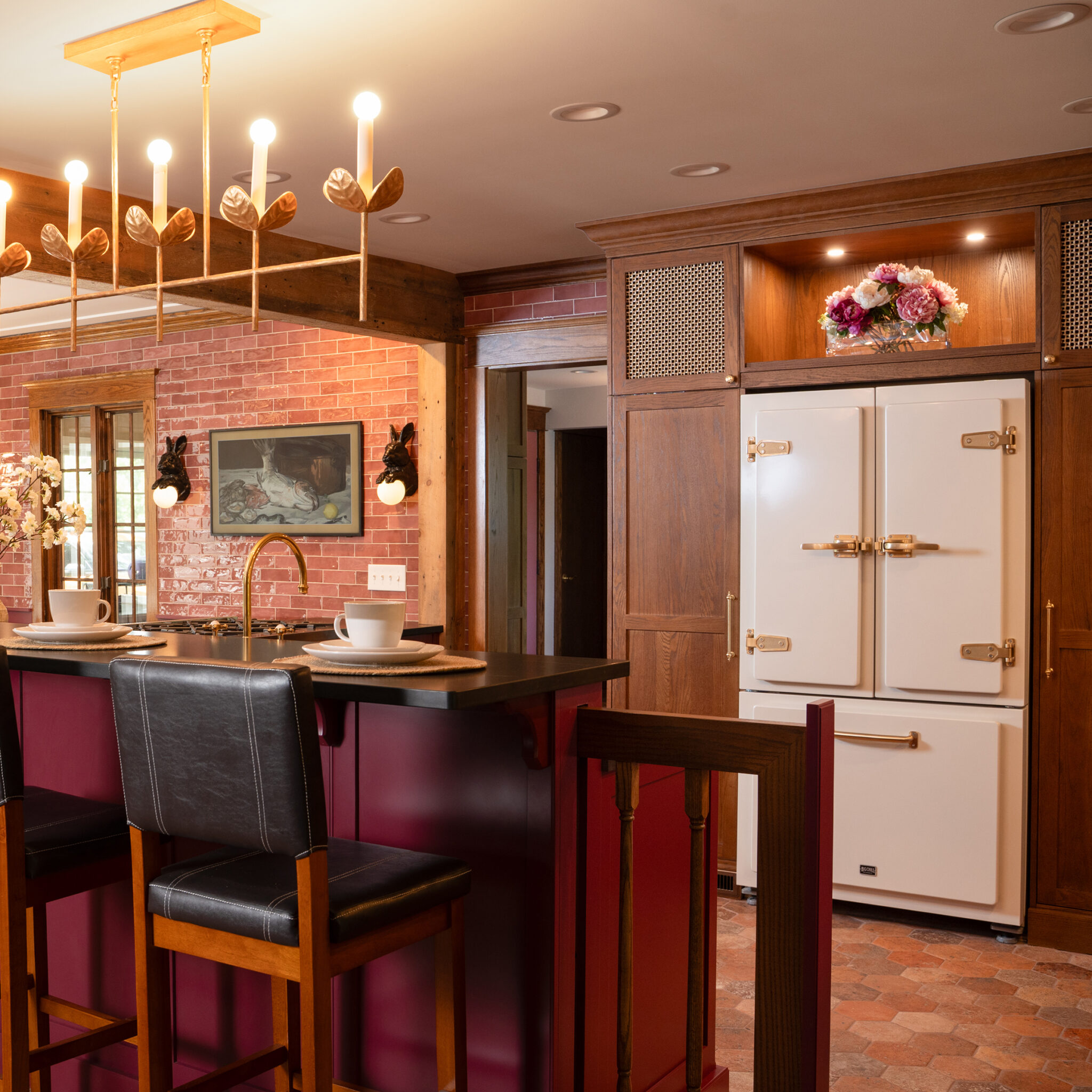 Pickel-Refined Ranch Kitchen - decorcabinets.com